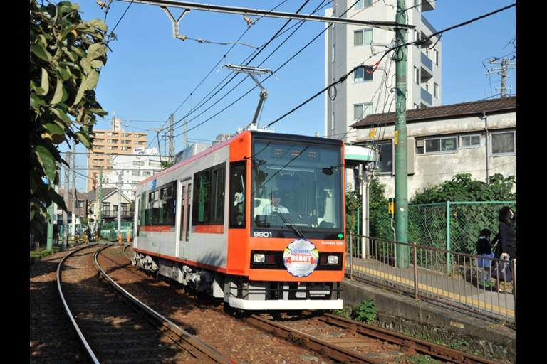 Tokyo welcomes new trams | News | Railway Gazette International